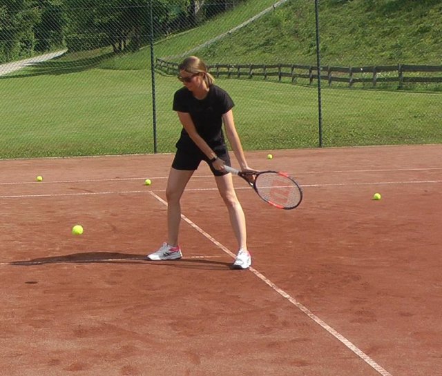 How To Hold A Tennis Racket Based On Feel | Feel Tennis