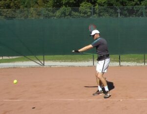 Tennis Forehand And The Role Of The Non-Dominant Arm | Feel Tennis
