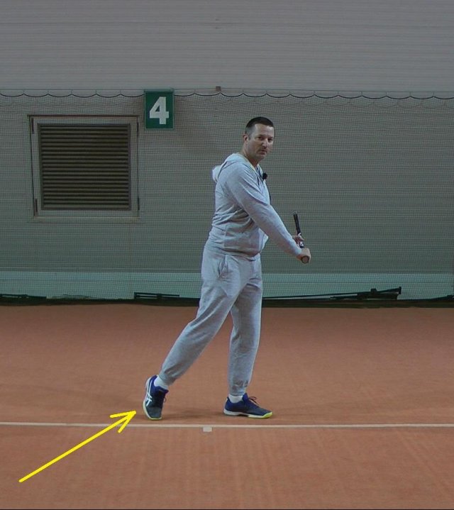 Simple Tennis One-Handed Backhand Tutorial For Beginners | Feel Tennis