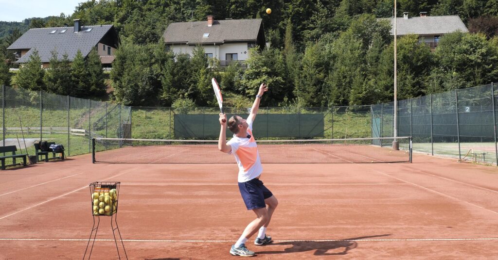 Tennis Slice Serve Technique Vs Flat And Topspin Serves | Feel Tennis