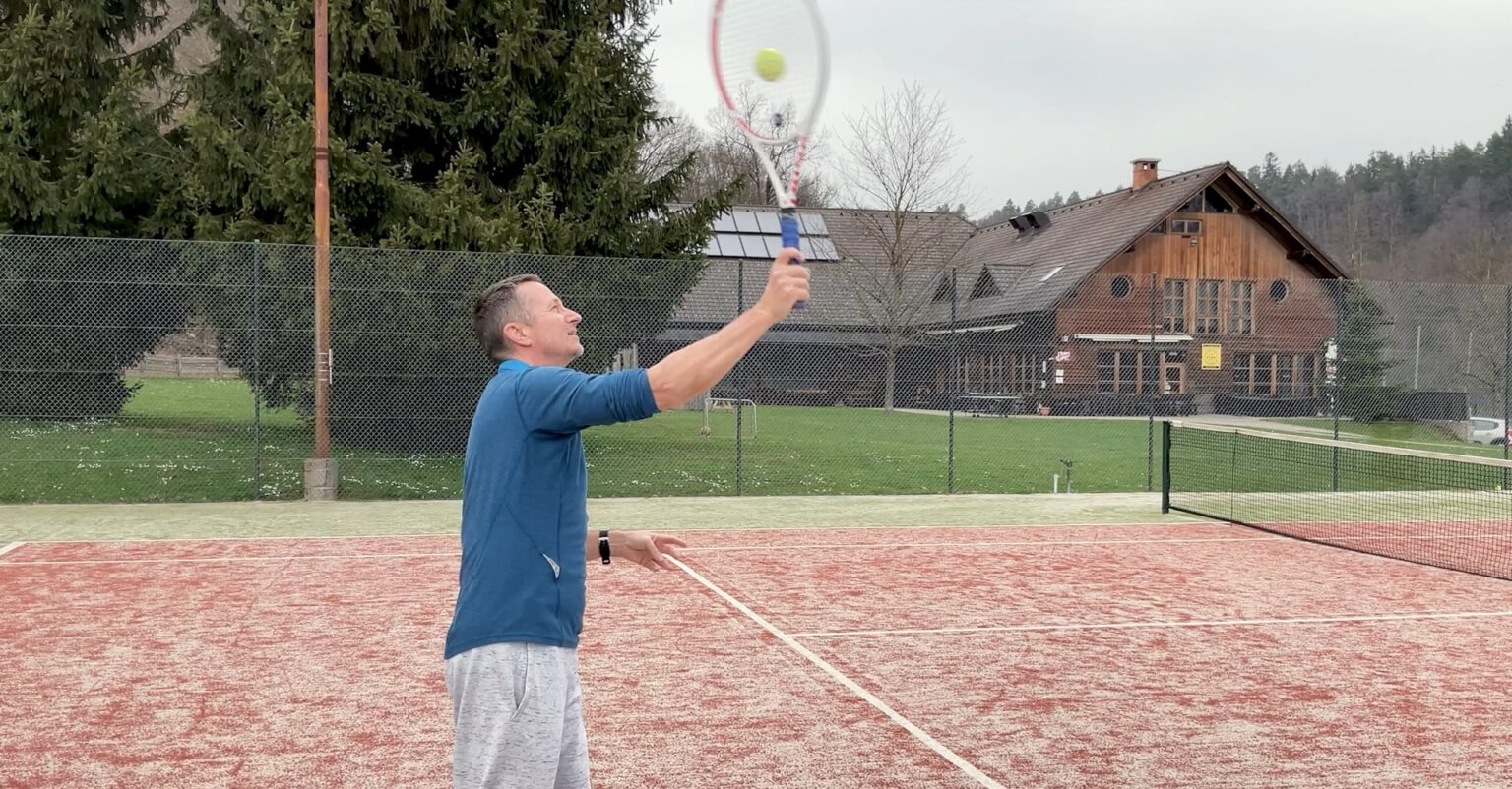 Tennis Slice Serve Technique Vs Flat And Topspin Serves | Feel Tennis