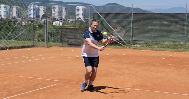 Tennis Slice Serve Technique Vs Flat And Topspin Serves | Feel Tennis