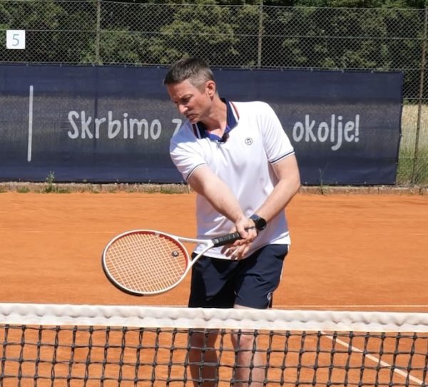 Tennis Forehand Volley Technique Explained In 5 Simple Steps | Feel Tennis